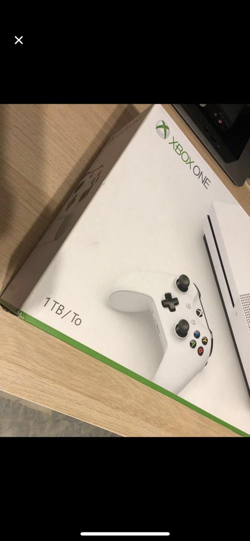 Xbox One S (1TB)