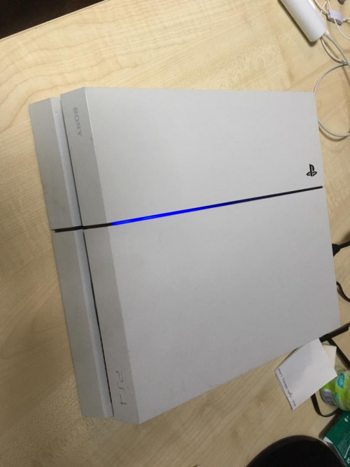[WTS] Playstation 4