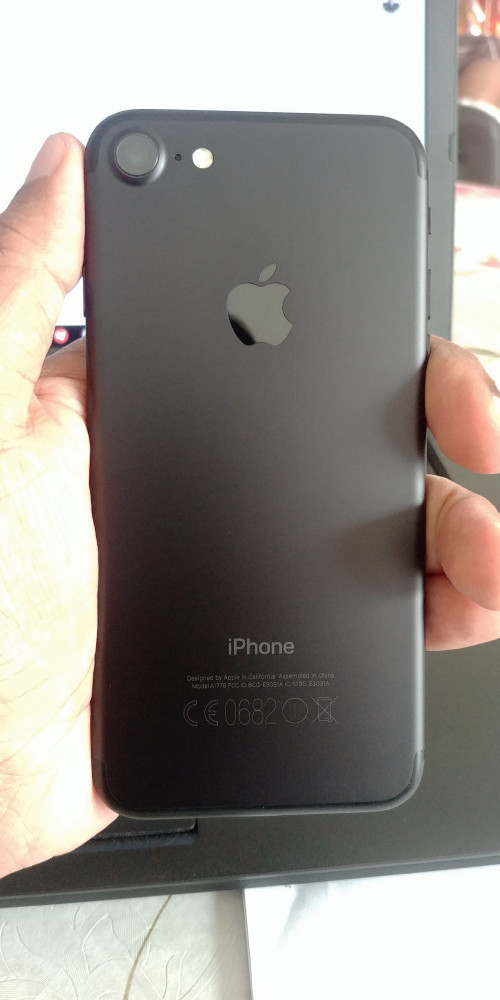SOLD: iPhone 7 128gb matte black Maxis Set