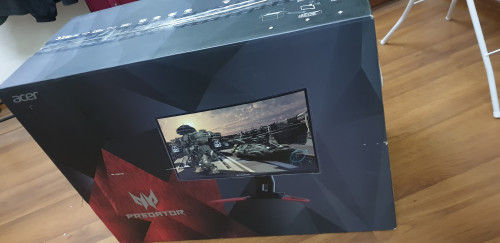 [SOLD] Predator Z321QU