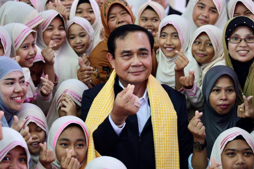 Prayut PM and his mini heart