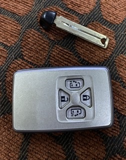 Need help about replace vellfire 2014 battery