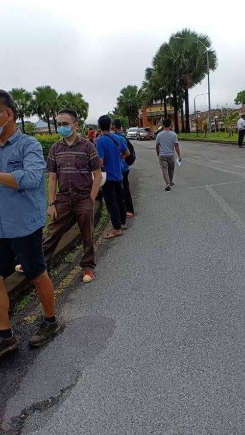 Jpj kuching queue until outside