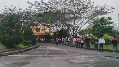 Jpj kuching queue until outside