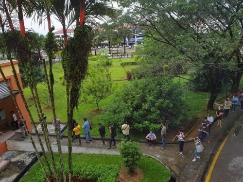 Jpj kuching queue until outside