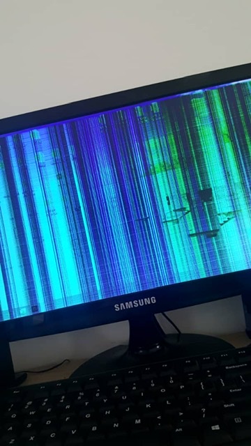 Computer white screen while booting