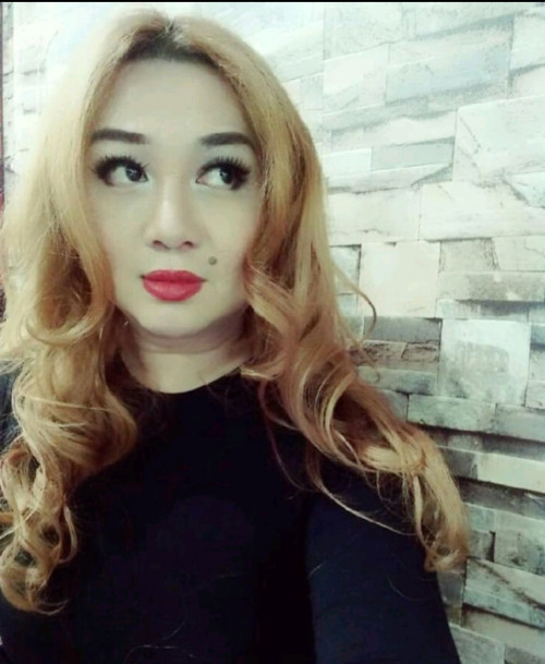 Falling in love with Mak nyah..