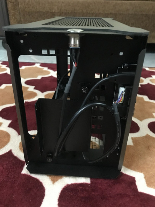 [WTS] SM560, 11L Mini-ITX PC Case for full length