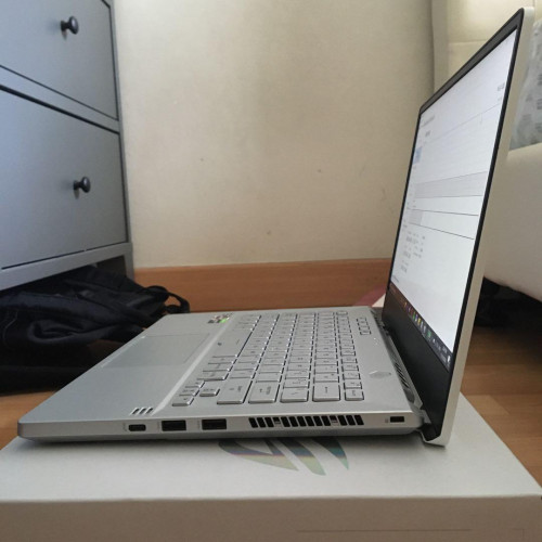 SELLING ASUS ROG ZEPHYRUS G14 ANIMATRIX