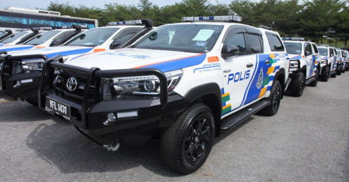 Polis received Hilux!