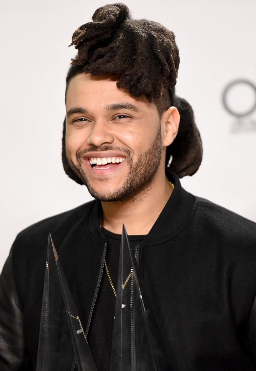 TheWeeknd new face hensem or not?