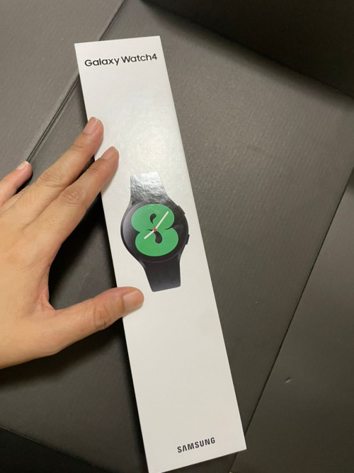 SOLD! SAMSUNG GALAXY WATCH 4 40mm RM700 only