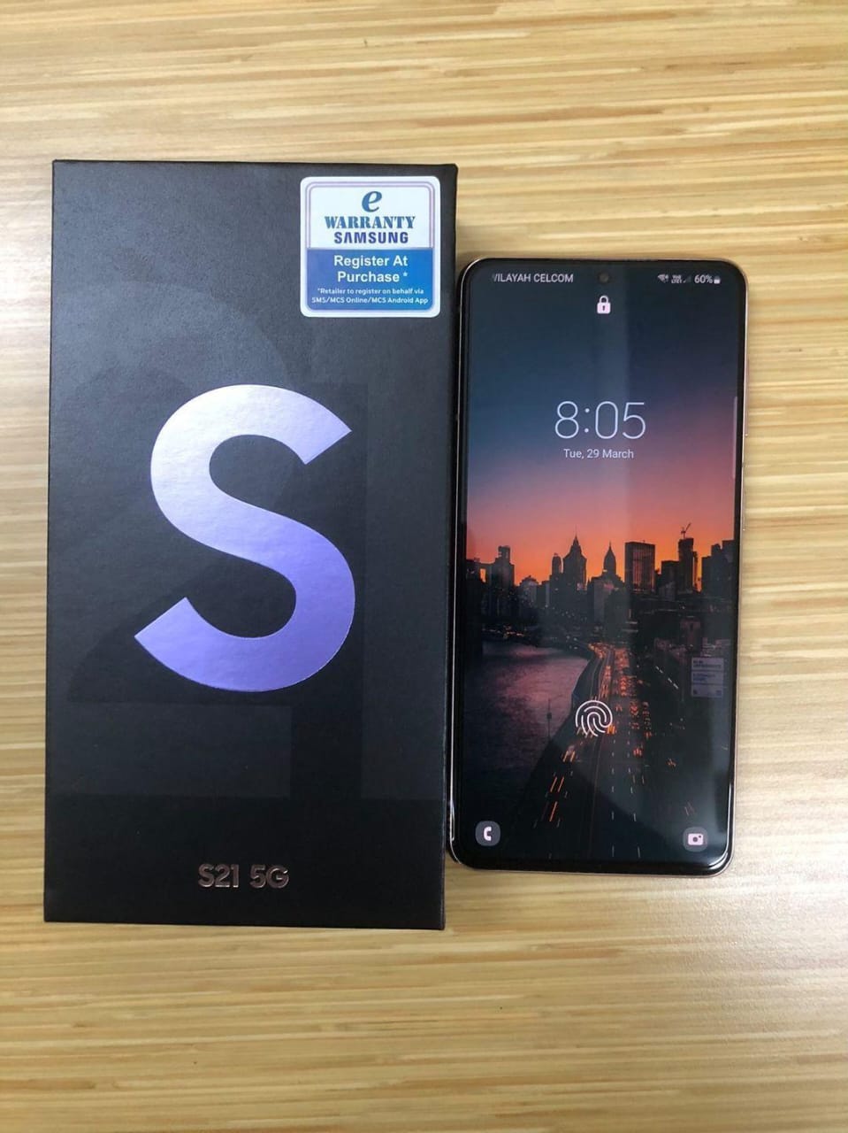 s21 front - Pictr.com