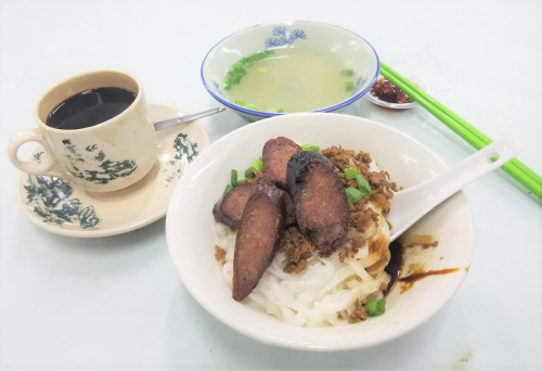 This morning I had Sam Kan Chong Konlo Hor Fun