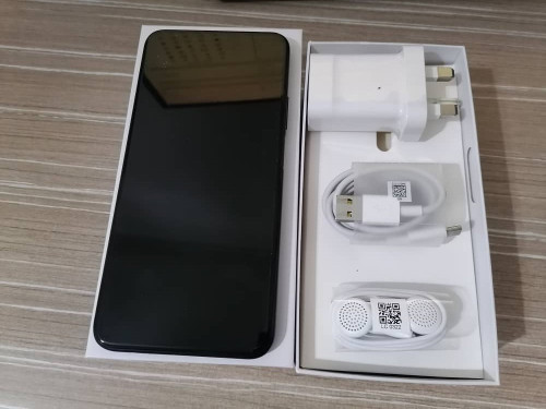 Front set - Pictr.com