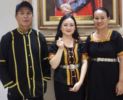 UMS graduates, native traditional costume, convo