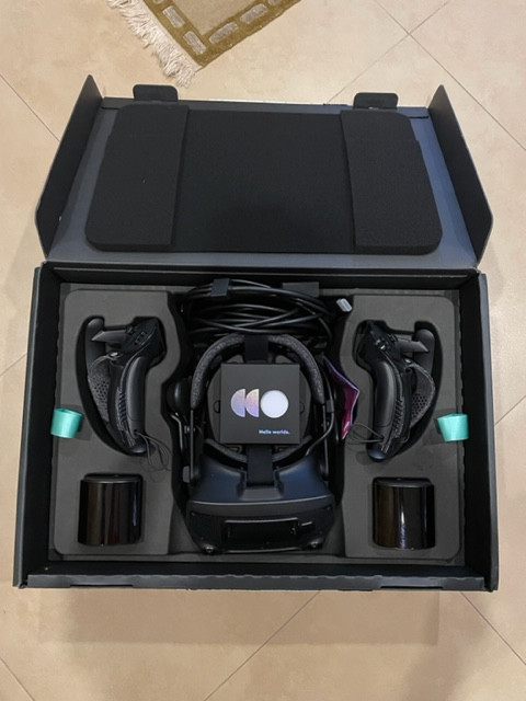 [WTS] Valve Index VR + Knuckles + Base Station 2.0