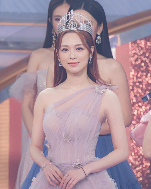 TVB Actress Crystal Fung Pursuing Master’s Degree