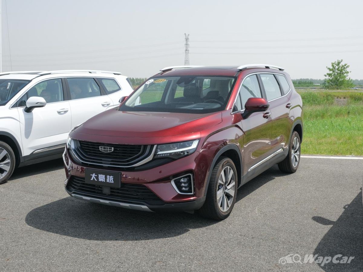 Proton show off SUV X90