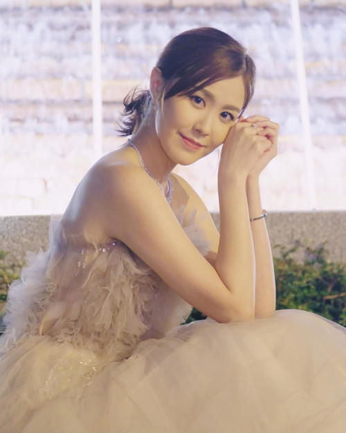 Tvb actress Moon Lau 劉佩玥