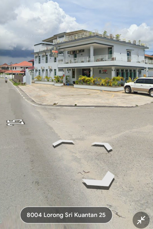 It's a mad, mad world: House 🏠 restaurant