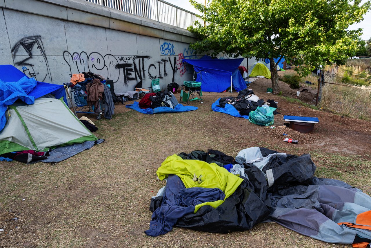 Australian Students Becoming Homeless & Hungry