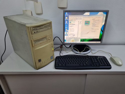 [WTS] 1997 Original Intel Pentium 1 MMX 166MHz PC