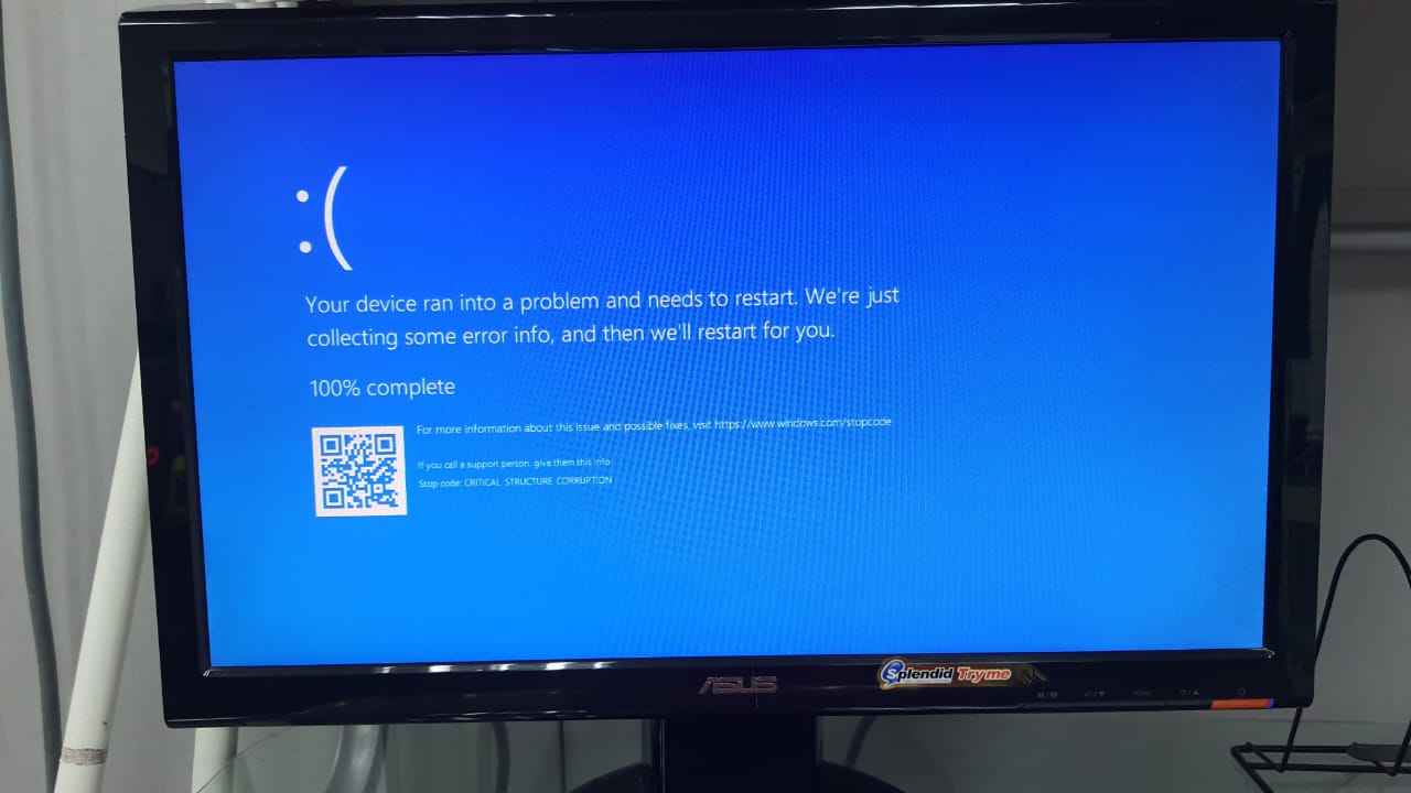 blue screen - Pictr.com