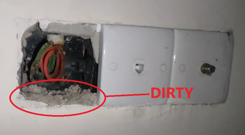 socket dinding - Pictr.com