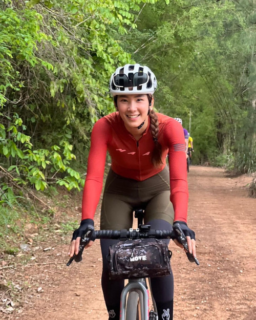 Cyclist upset other cyclists wear ketat-ketat