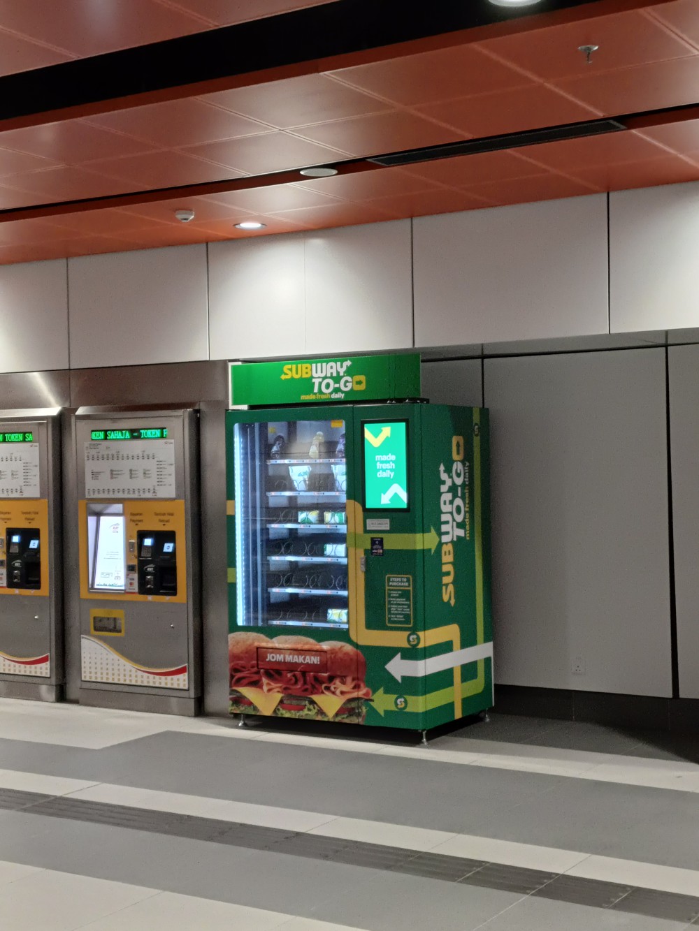 Subway in vending machine fresh?